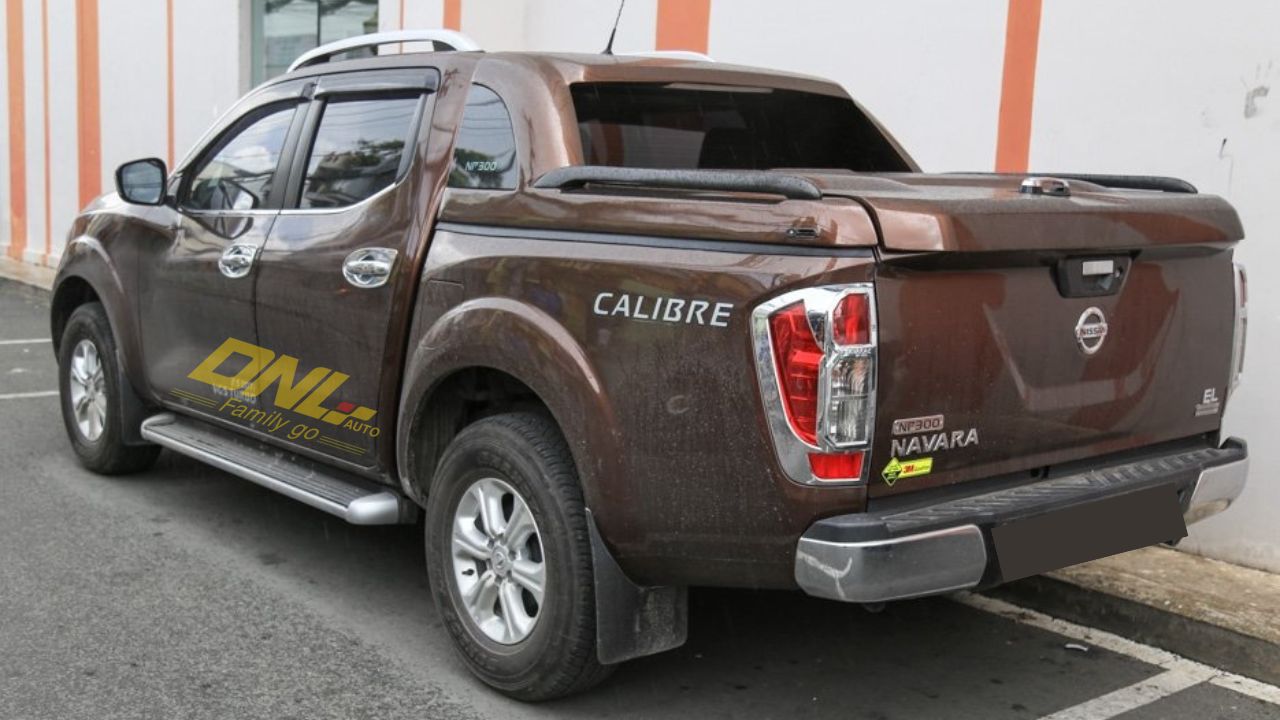 Thanh lý nắp thùng thấp Navara mẫu NP300, giá rẻ